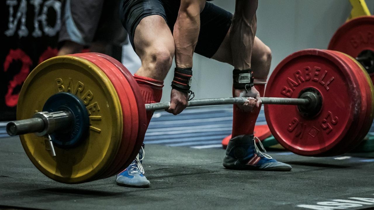 11 Reasons Why You Need To Lift Heavy For Fat Loss