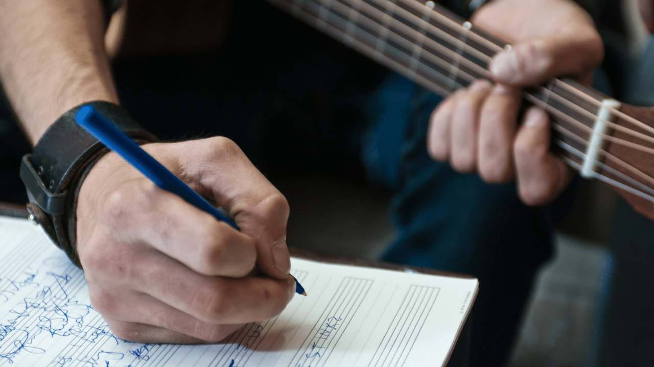 Traditional Song Structure Vs EDM Song Structure Traditional Song Structure Vs EDM Song Structure