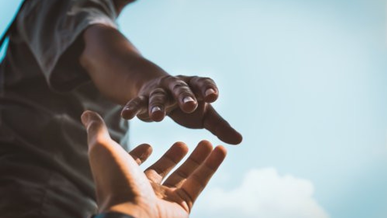 5 Ways To Teach Your Kids to Give Back