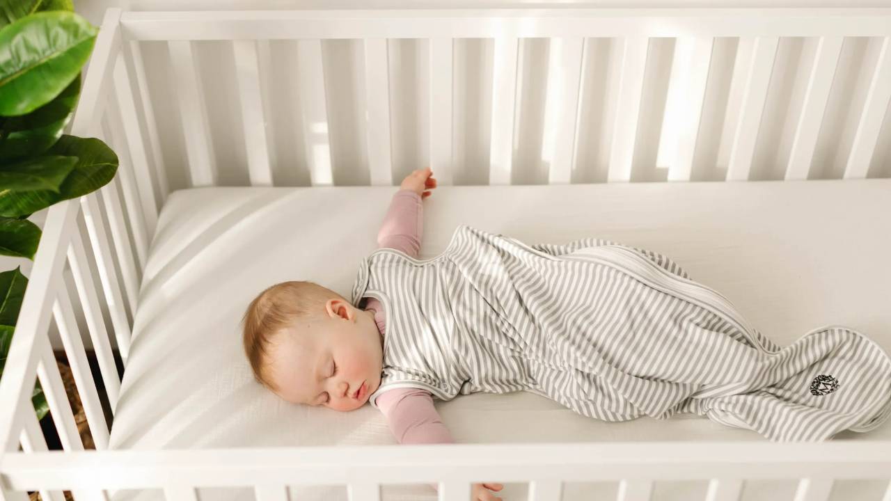 Essential Tips for Dressing Your Baby for a Peaceful Sleep