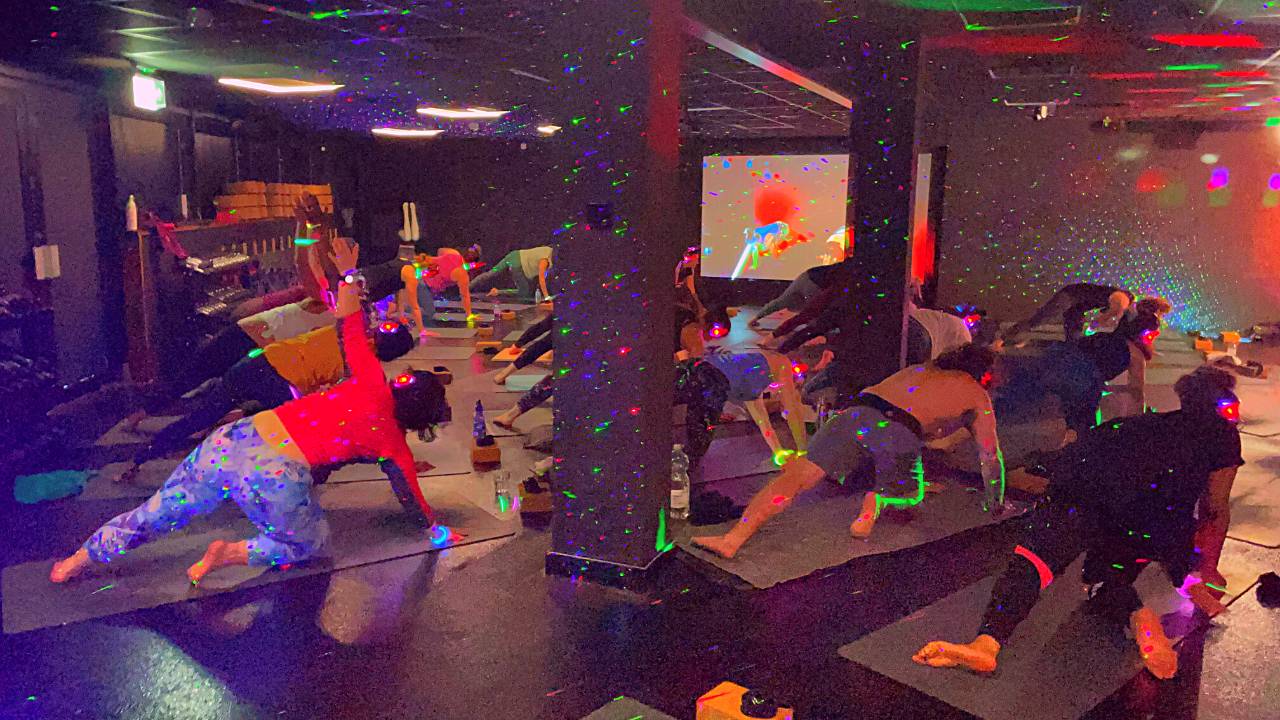 Immersive Rave @ R1SE: Yoga with Silent Disco Headsets