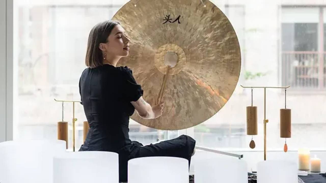 The Magic of Vibrational Sound Therapy and Sound Baths