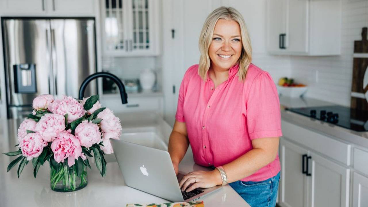 Kaelynn Priest | Messaging Coach + Strategist