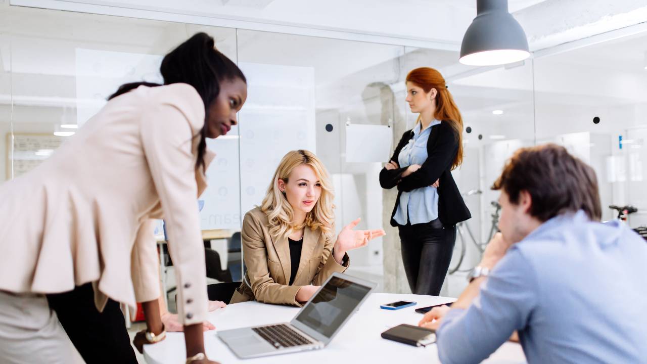 executive-assistants-the-unsung-heroes-in-business-strategy