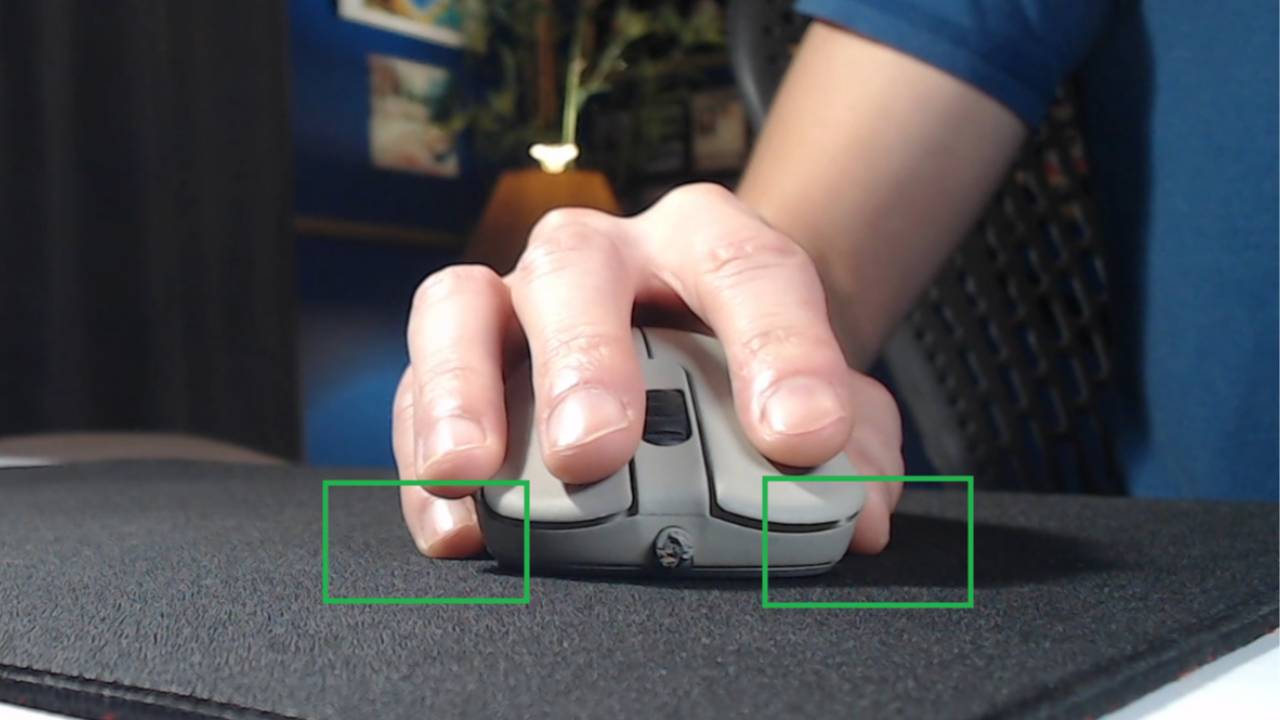 How to use the fingertips to help with aiming the mouse