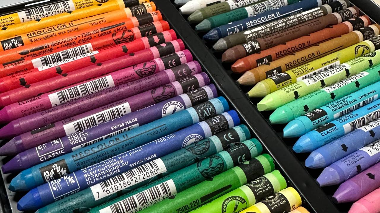 #TuesdayToolsAndTechniques Neocolor Watersoluable crayons