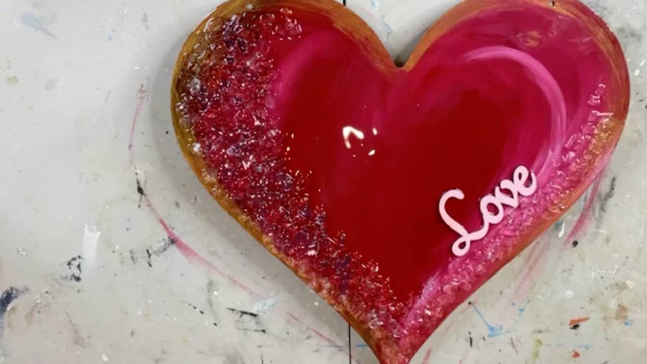 Red Heart Door Hanger ️