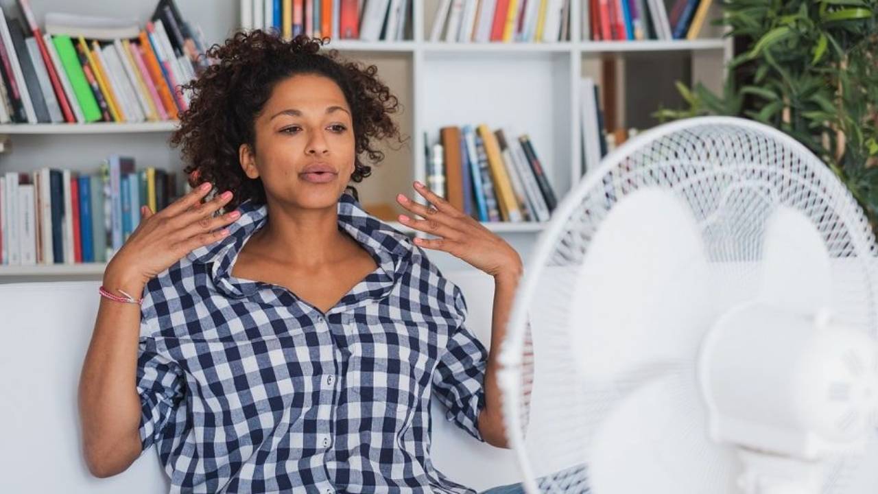 5 Natural Ways To Reduce Hot Flashes