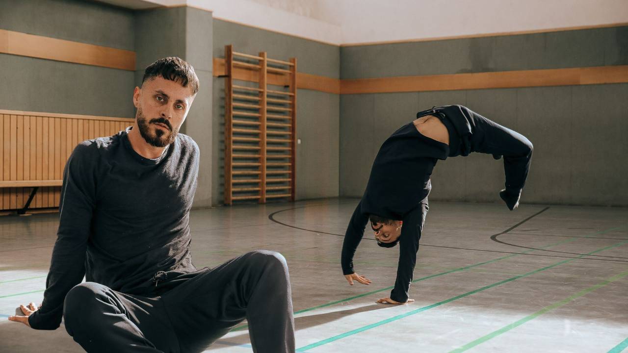Beginner Flow Acrobatics | Dance Masterclass