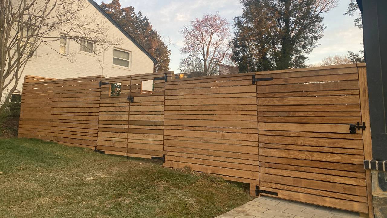 Horizontal Fence & Skirting Design with FineHouse Components