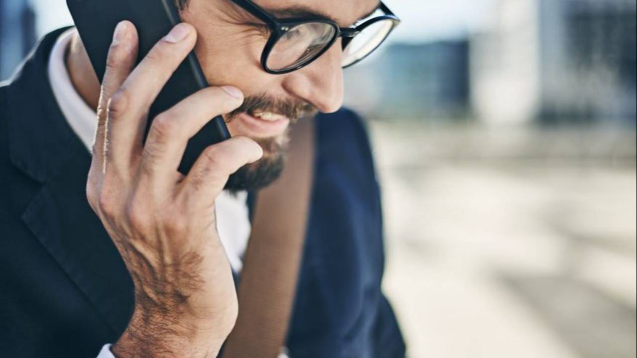 How to Answer the Phone in English