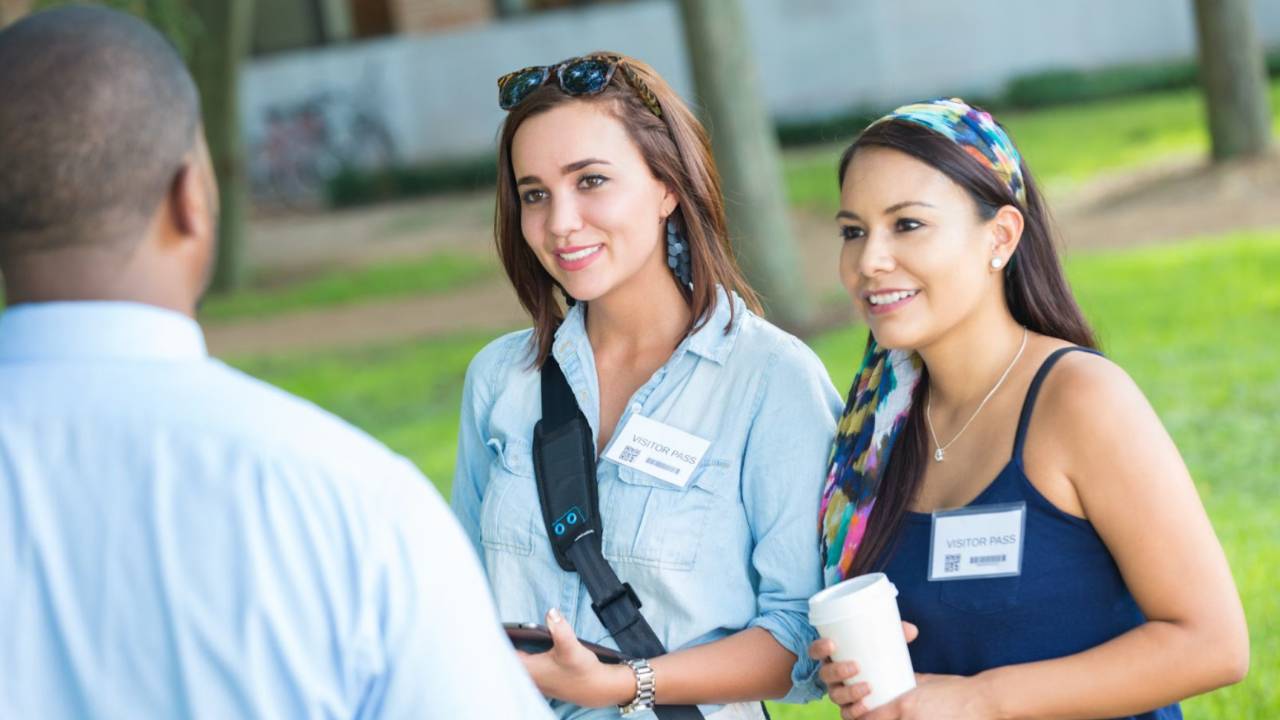 A Parent’s Guide to the Do’s and Don'ts of College Visits