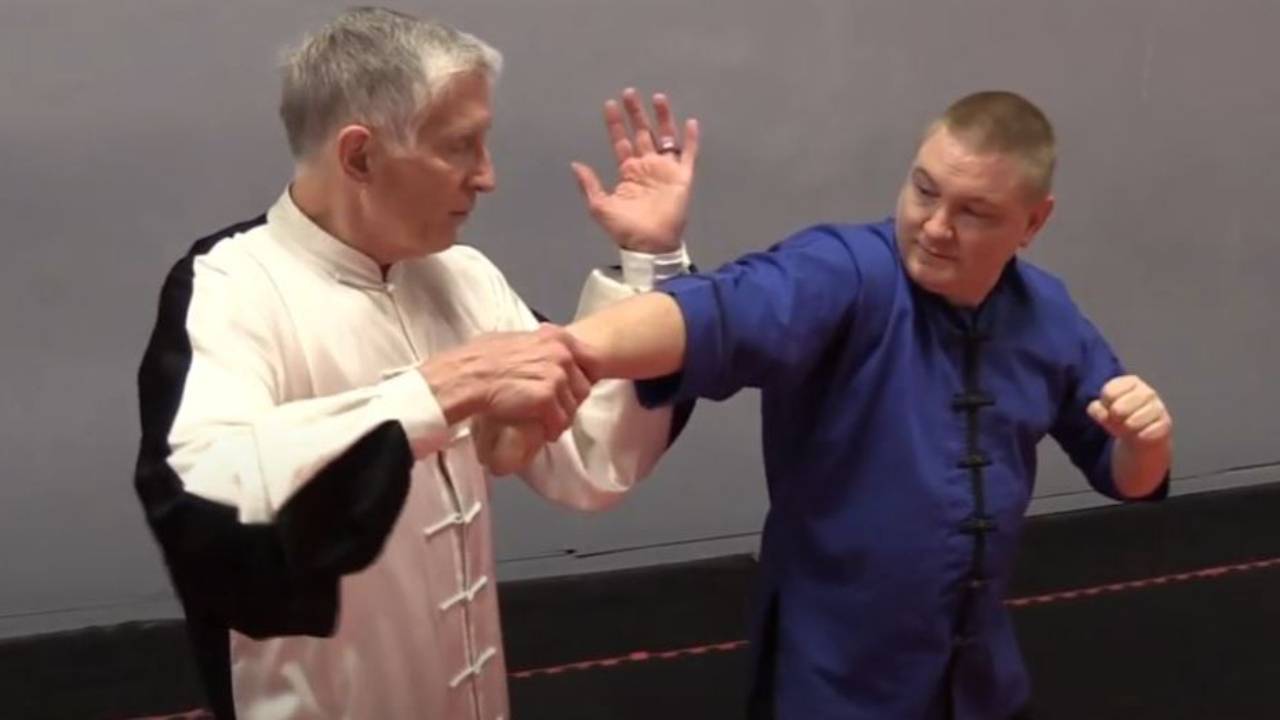 10 Quick Ways to Break or Lock an Elbow with Chin-Na Joint Locks