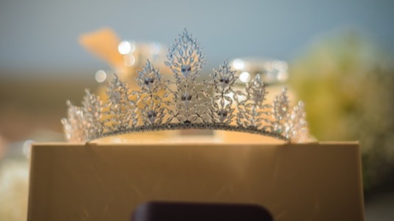 Unleash Your Inner Queen: Reframe, Reinvent & Reimagine Your Life