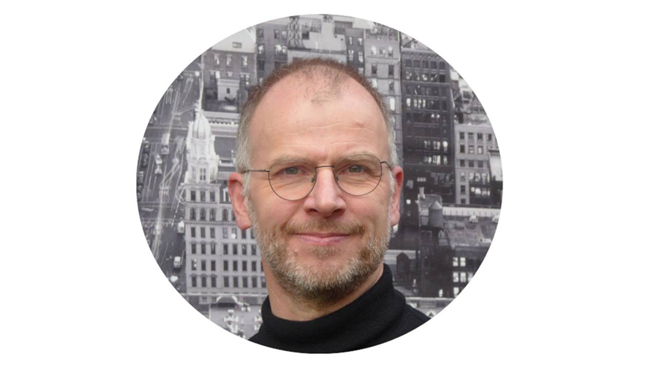 "How does AI make us feel" by Dr Andreas Wandelt