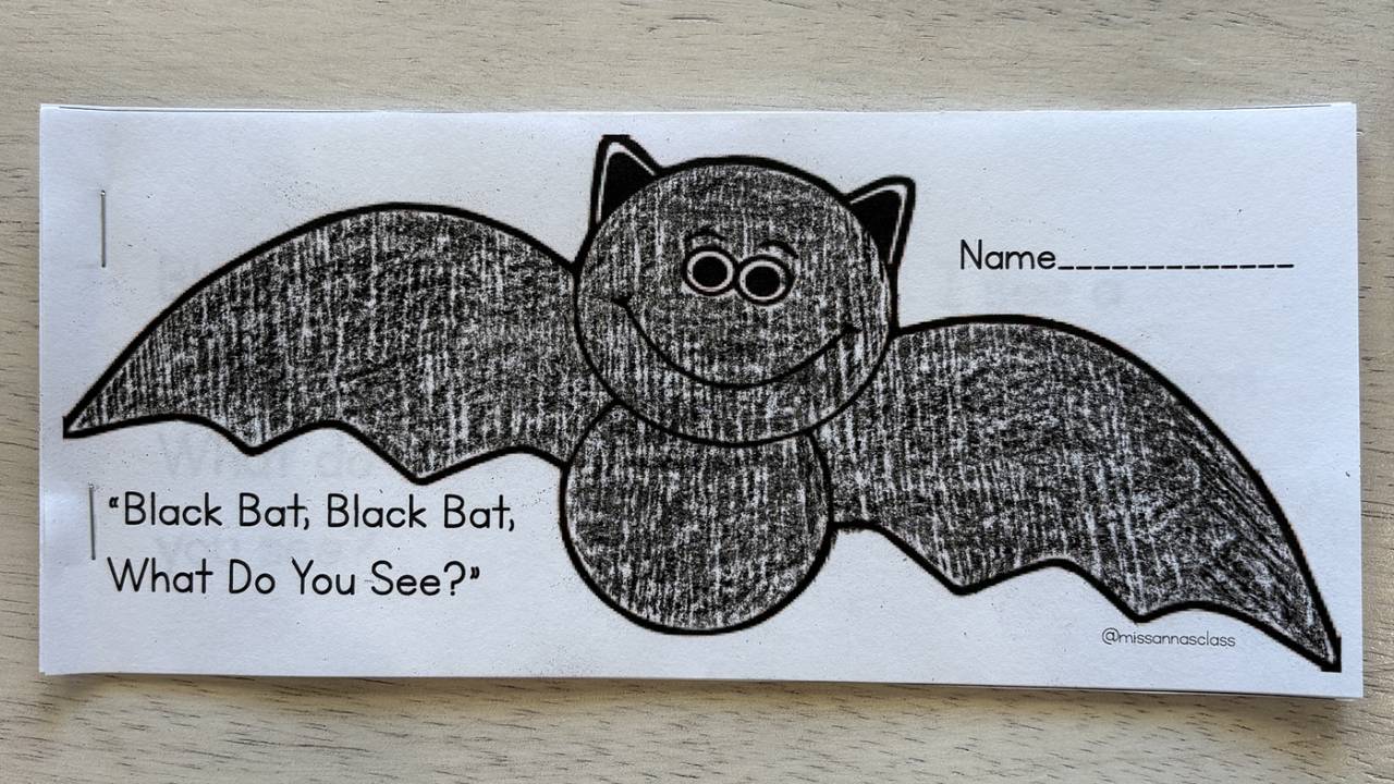 Black Bat Halloween Book: Free Early Reader Printable