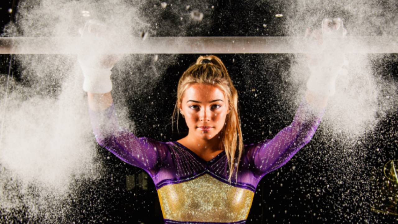 How to Get an NIL Deal: The Student-Athletes Guide