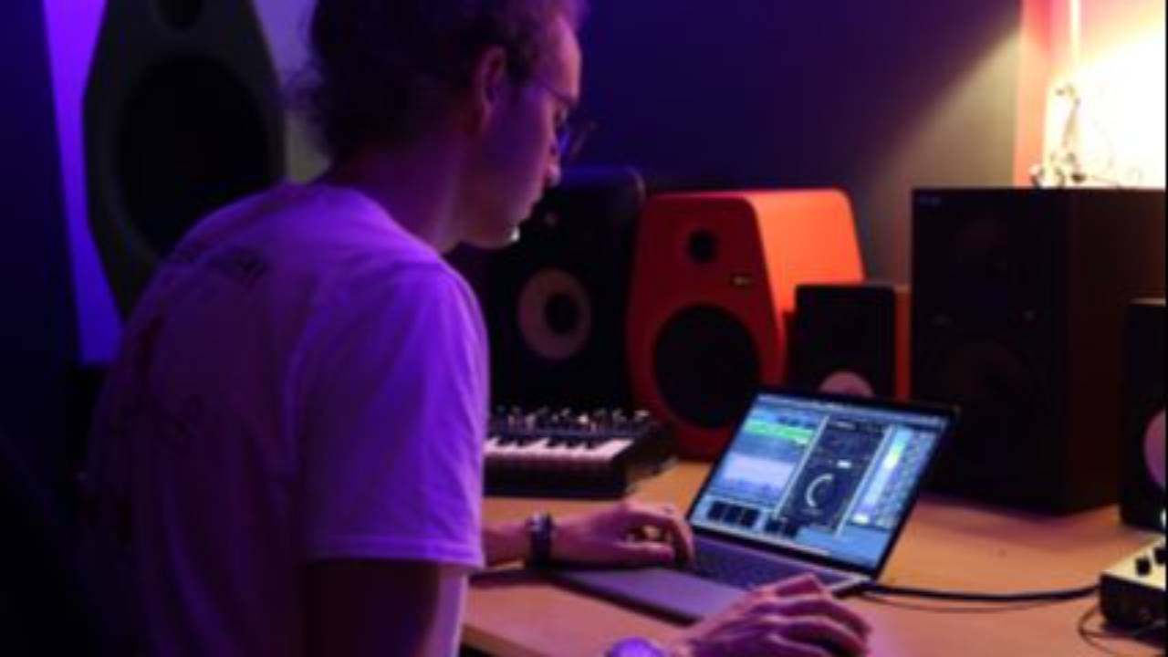 How To Add VST's In Logic Pro | What To Do If It's Not Working