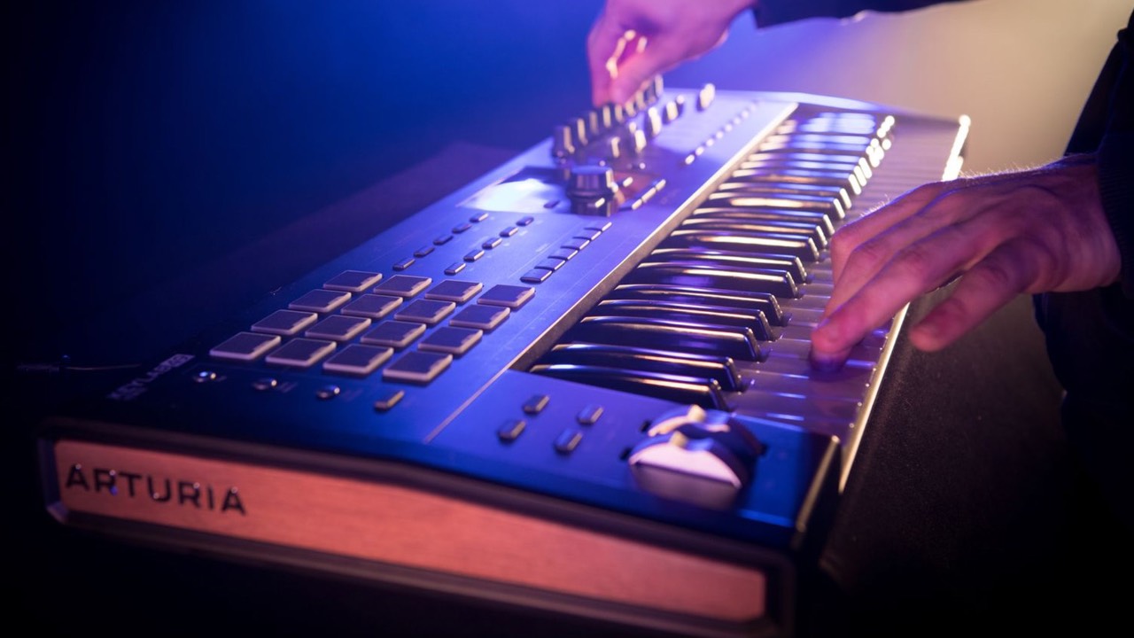 MIDI Controllers With 49 Keys | Top 5 Options