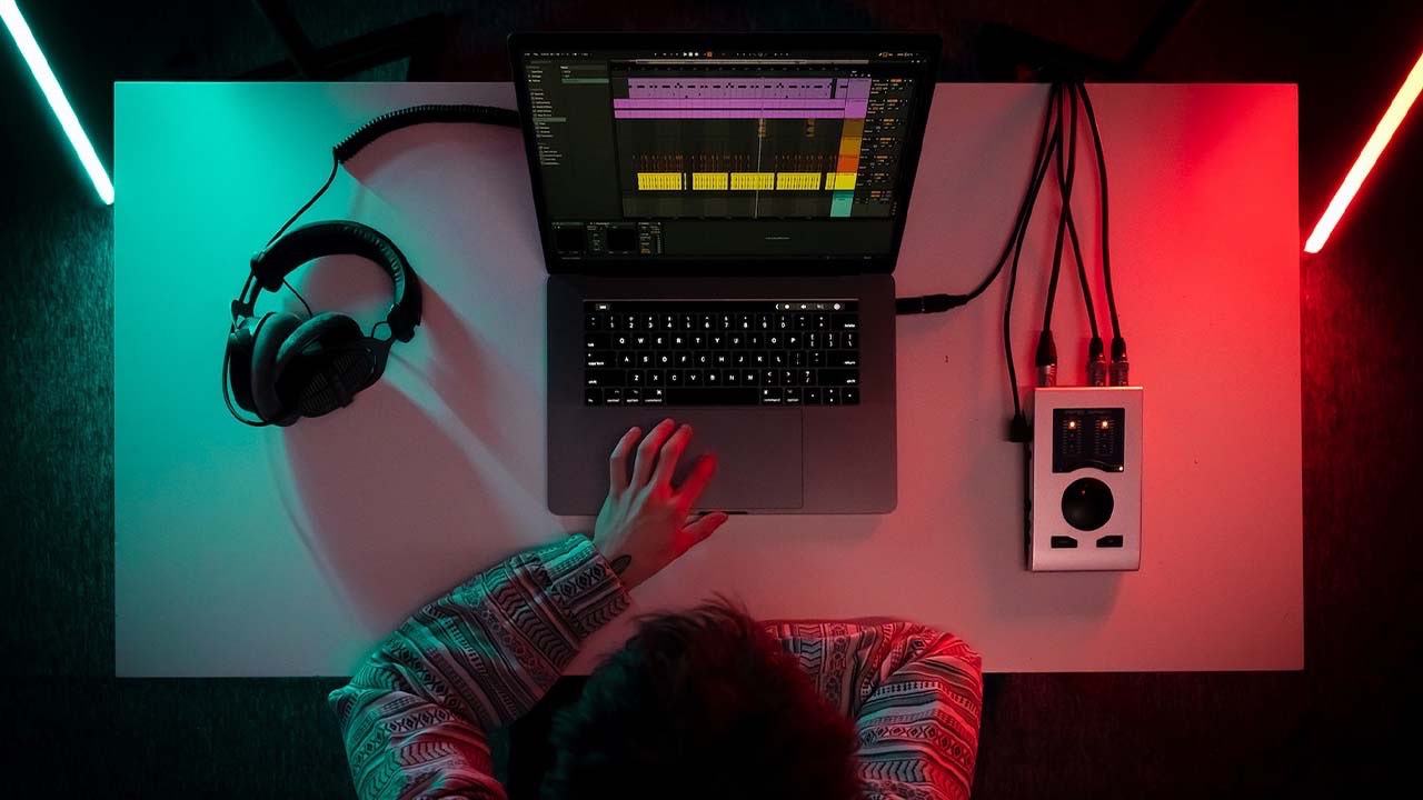 How To Use Logic Pro | Ultimate Guide For Starters