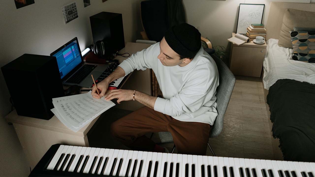 4 Songwriting Tips For Using Logic Pro | Turn Demos Into Songs