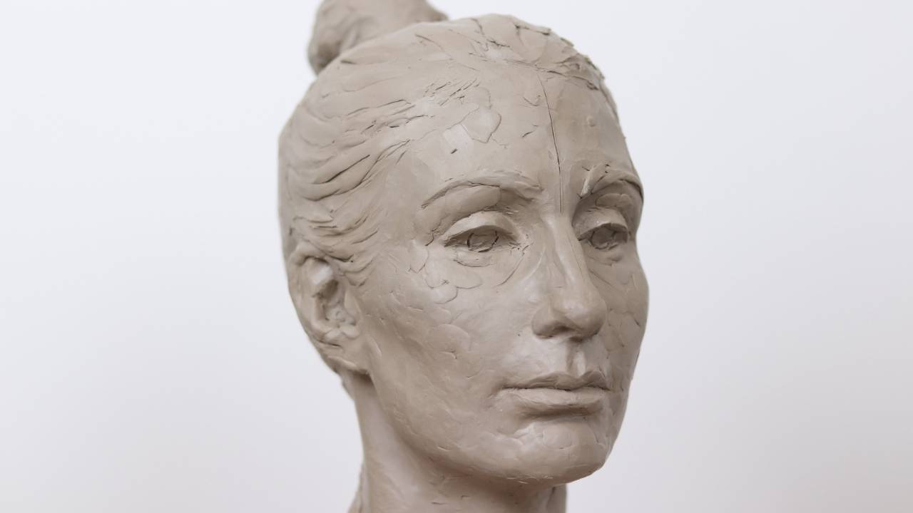How to Sculpt the Portrait in Clay (timelapse video)