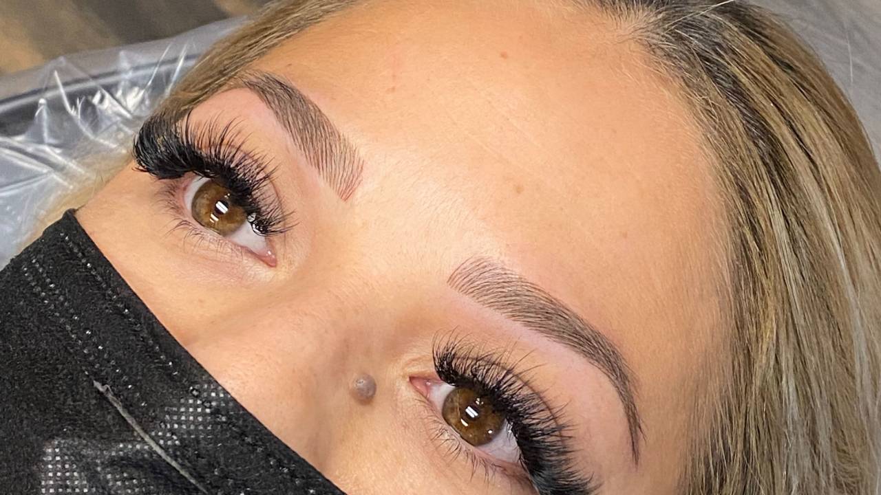Microblading vs. Machine Hairstroke - Decoding the Difference