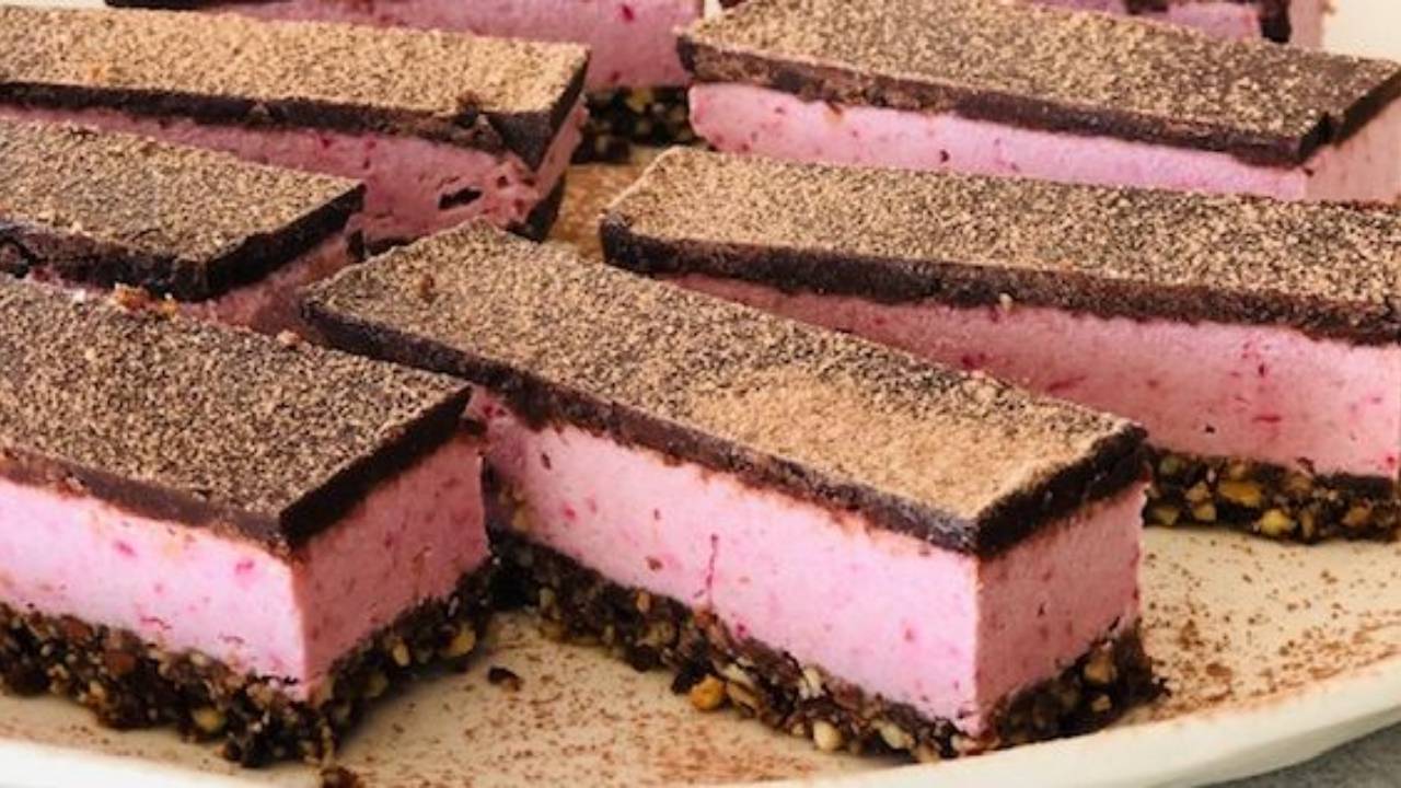 Rocking Raw Raspberry Bars