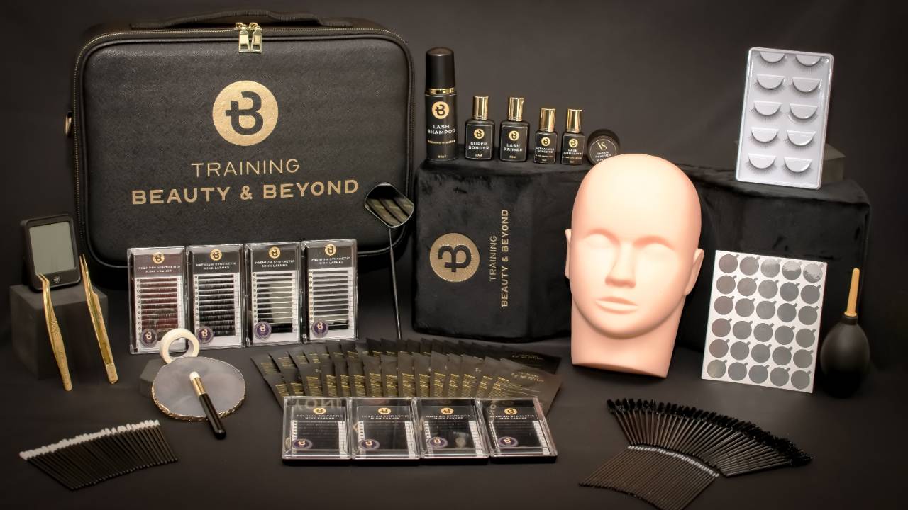 The Ultimate Eyelash Extension Course | Free Luxury Lash Kit