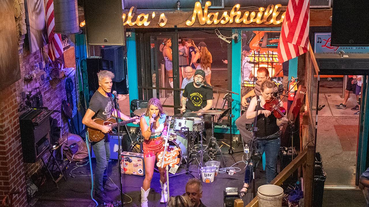 John Bohlinger: The Epitome of Cool Guitarist Vibes!