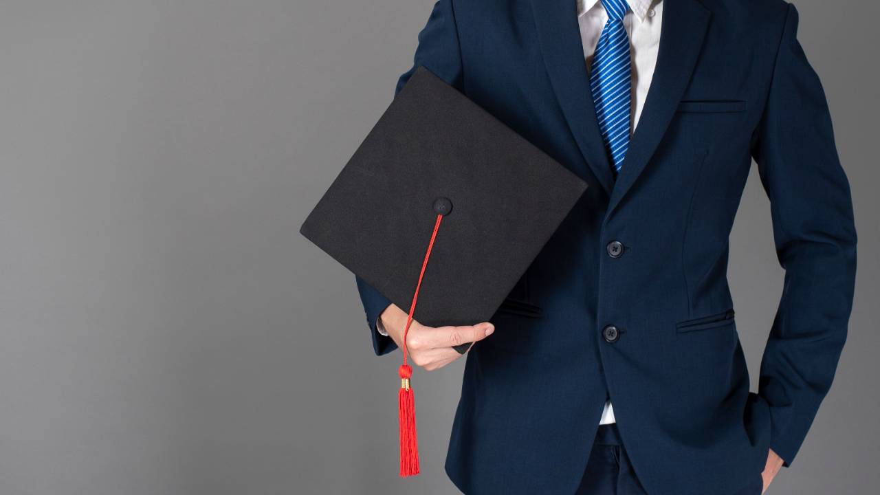 9 Essential Job Searching Steps for New Graduates