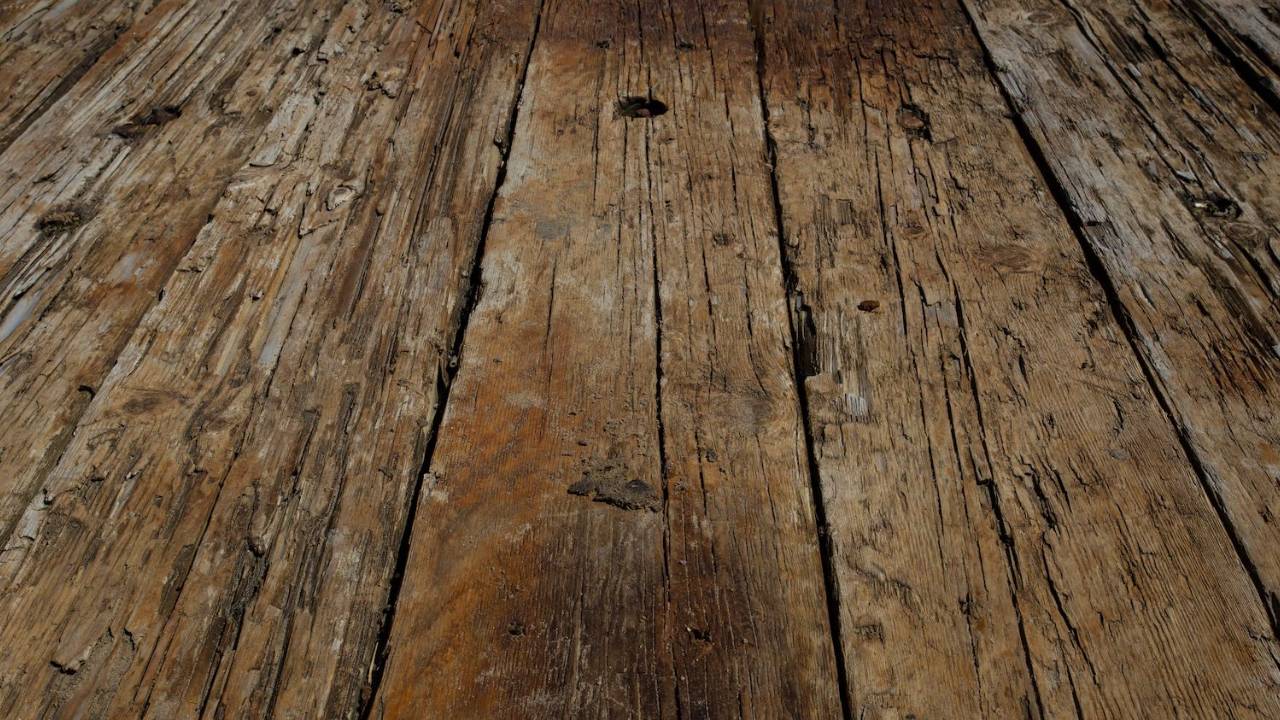 How to Remove Mold From Wood