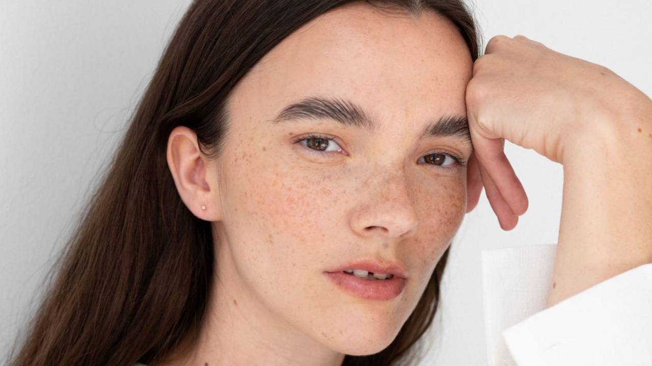 Mastering Effortless Makeup Looks With Self Setting Foundation