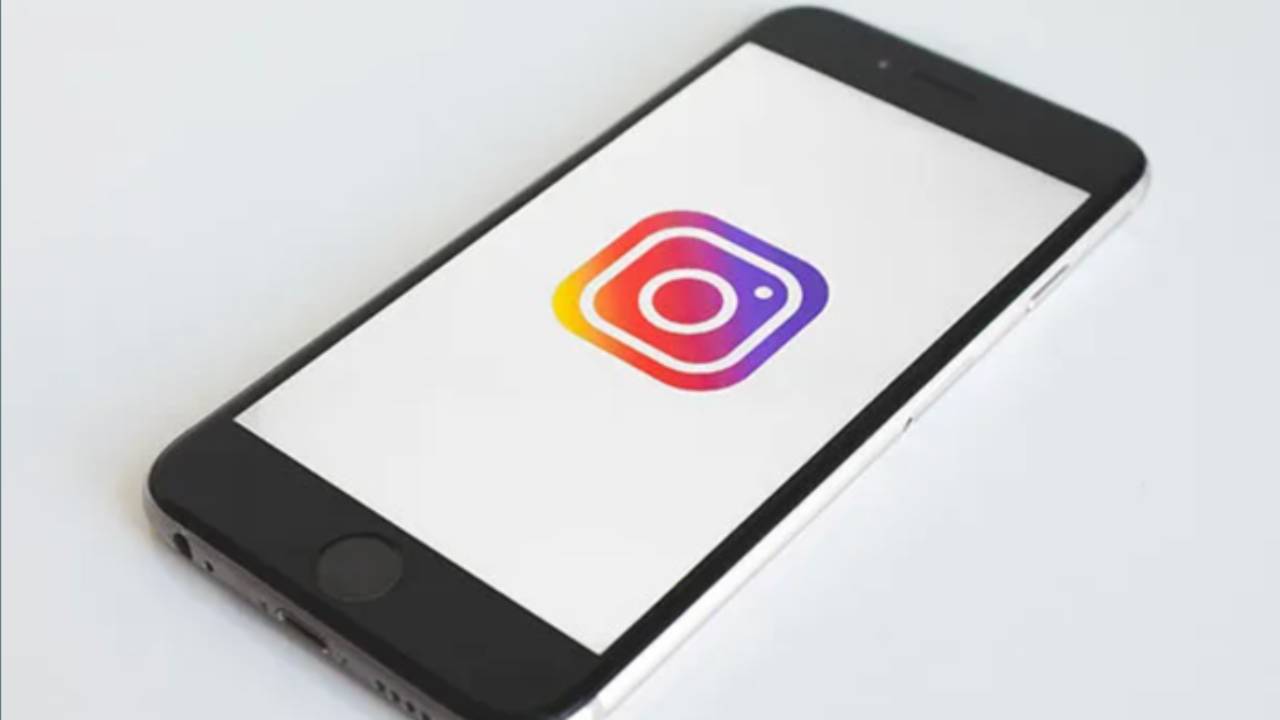 Regular and Sponsored Instagram Posts: The Difference