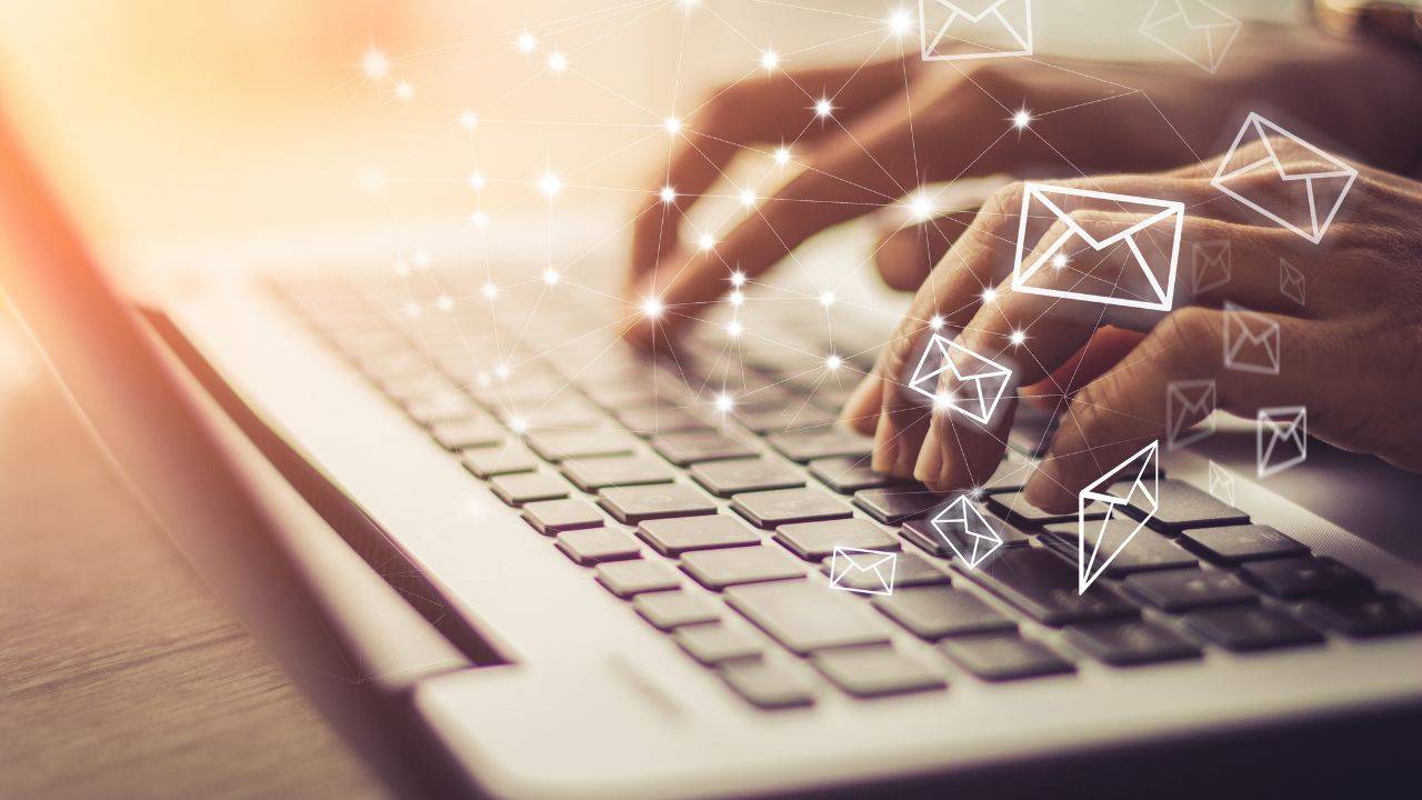 7 steps to build your email list for free | HeartDog