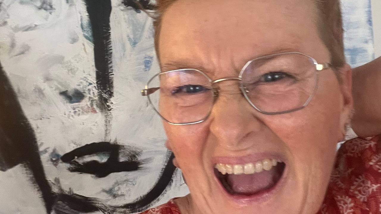 Så lister vi oss stilt på tå samtidig som vi roper i megafonen