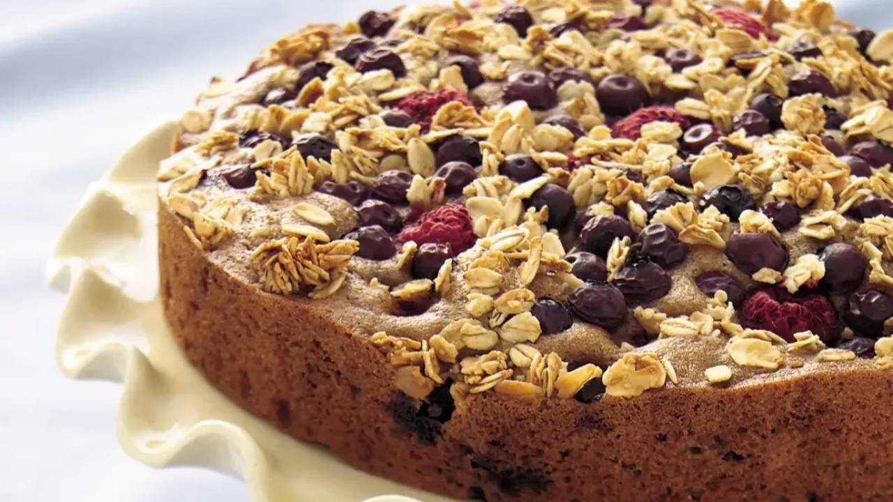 Whole Grain Mixed Berry Cake