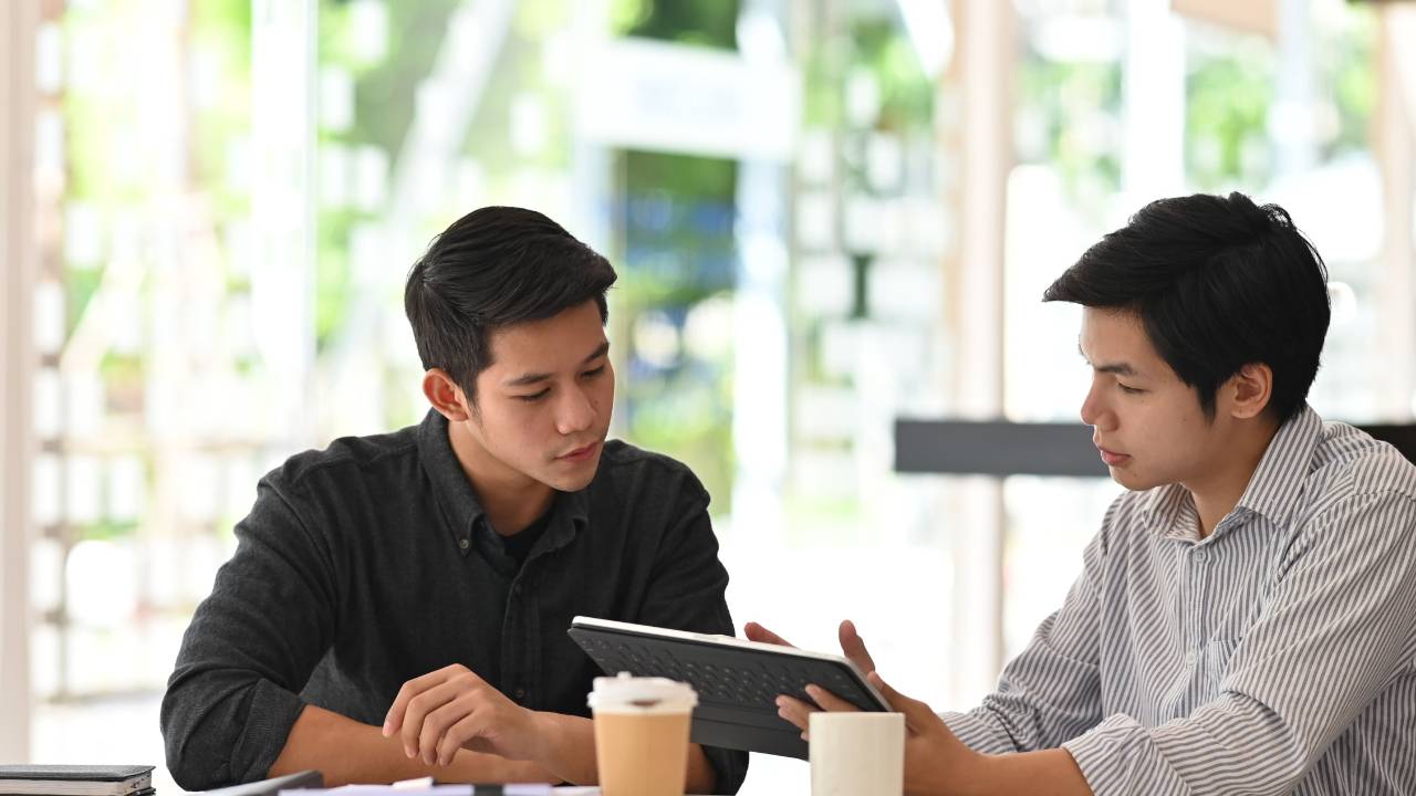 Peer 1 on 1s: The Key to Unlocking Team Potential and Achieving Goals