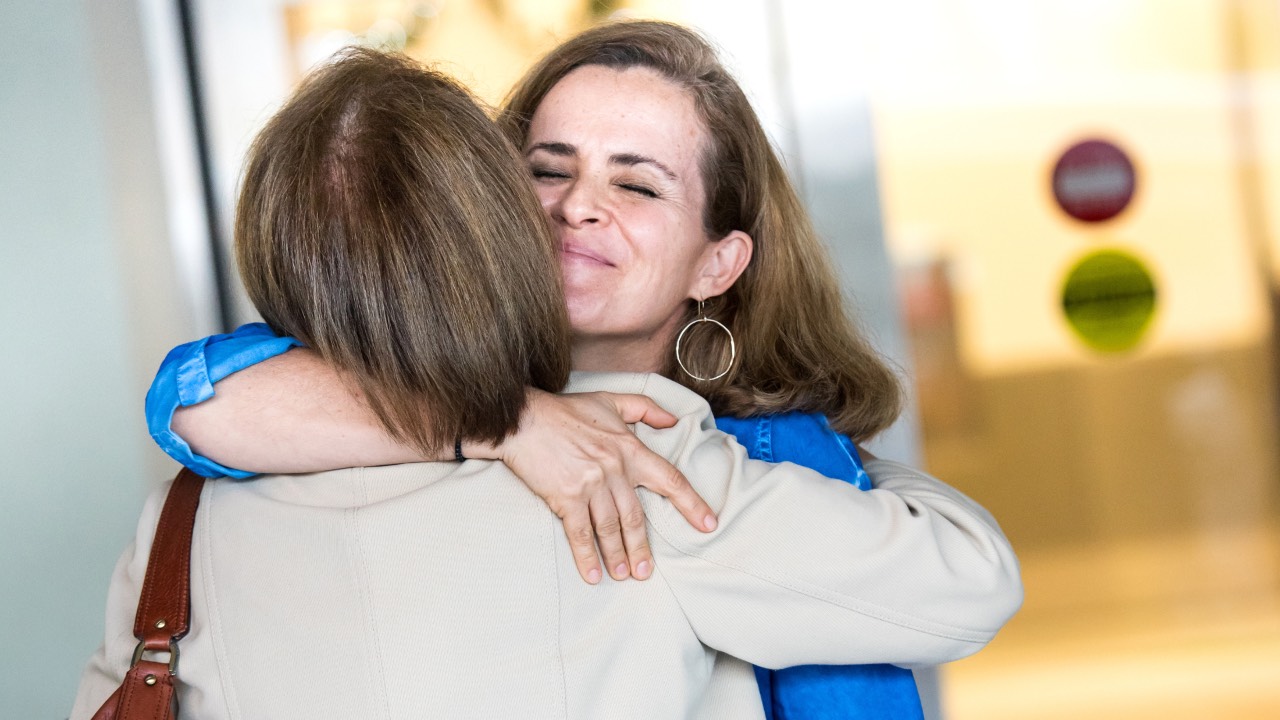 The Expat Friendship Cycle: Why People Come and Go (and How to Cope)