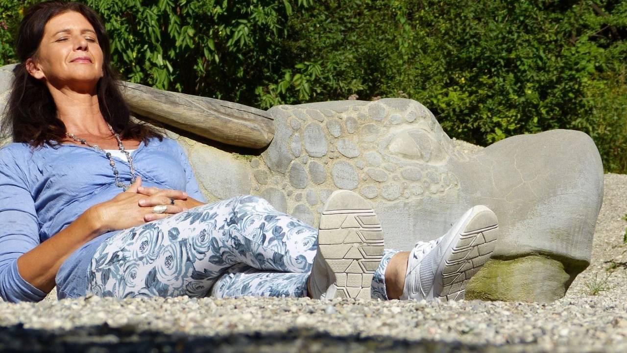 PUSH PAUSE ON MENOPAUSE