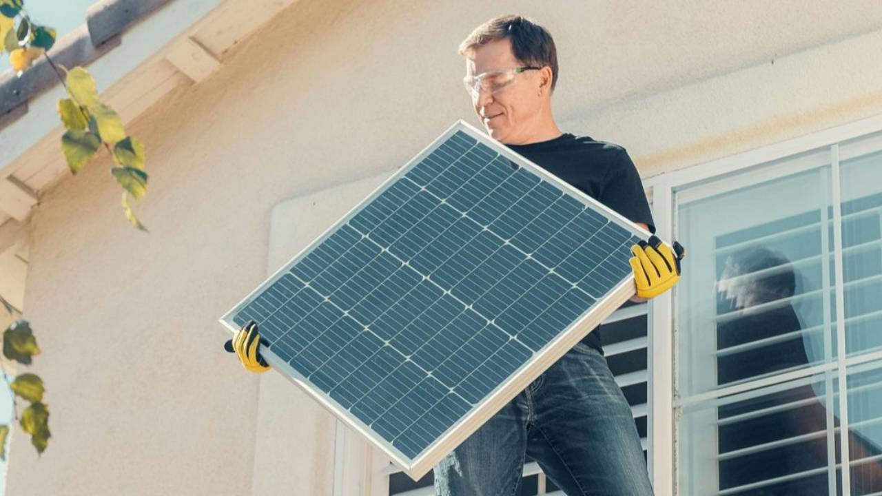 6 Secrets for Building a Successful Commercial Solar Sales Team