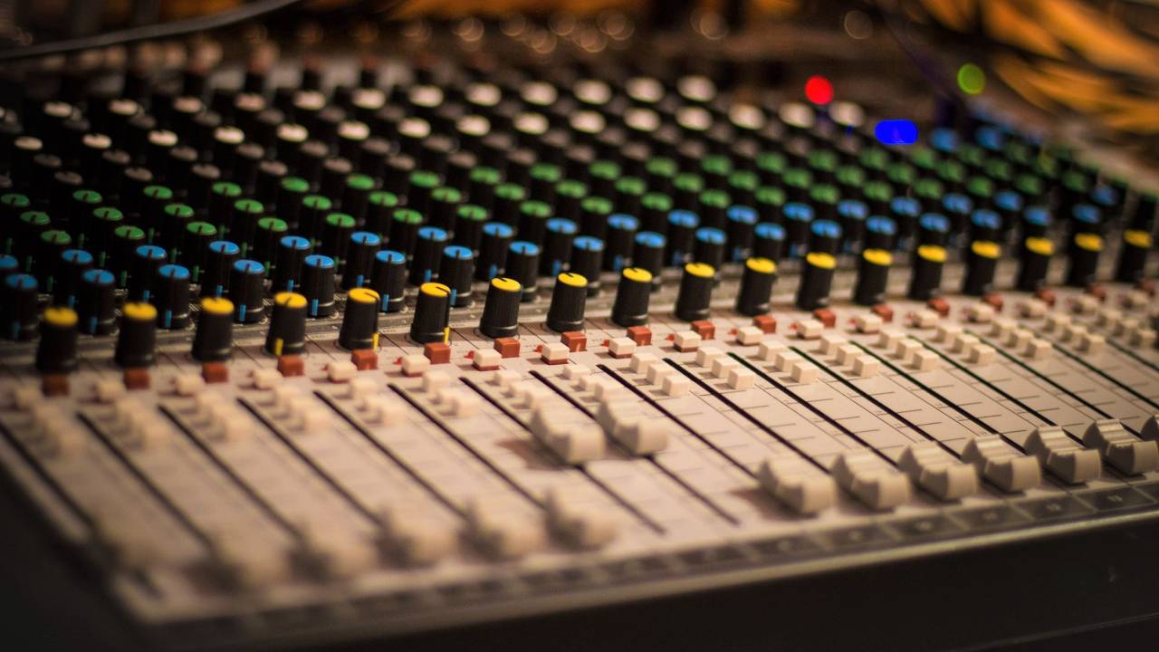 How to EQ Your Voice Recording Step 1: Recording Phase