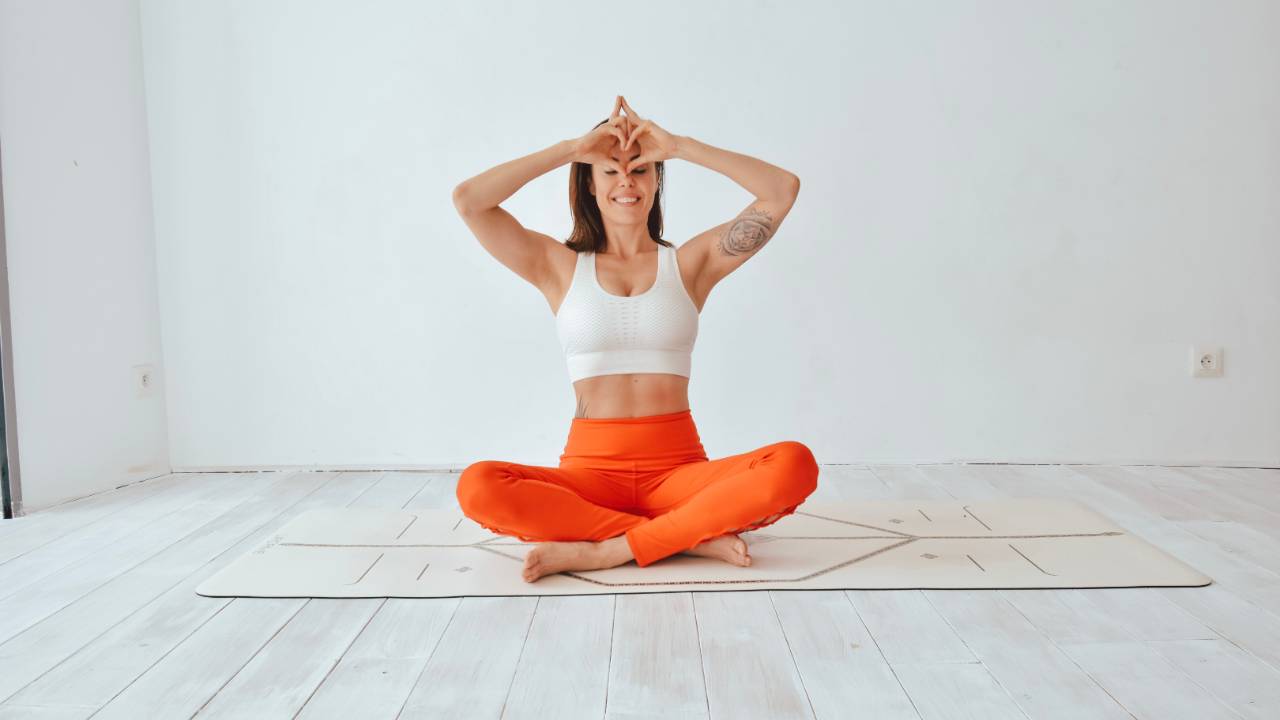 Julie Akasha - Cours de Yoga en ligne