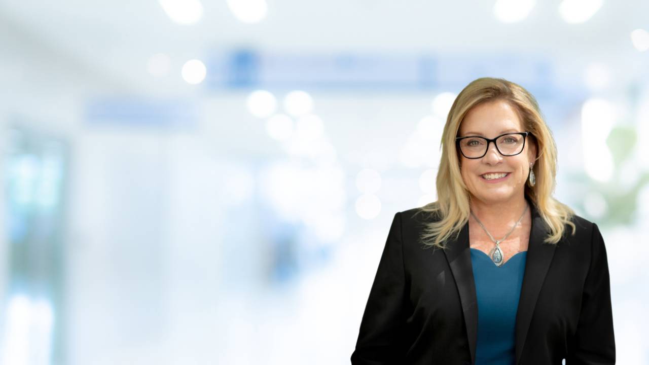 Dr. Linda Lawrence MD | Certified Executive Coach | People Always