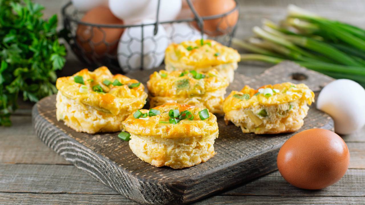 Mini-omelette au pesto et fromage de chèvre