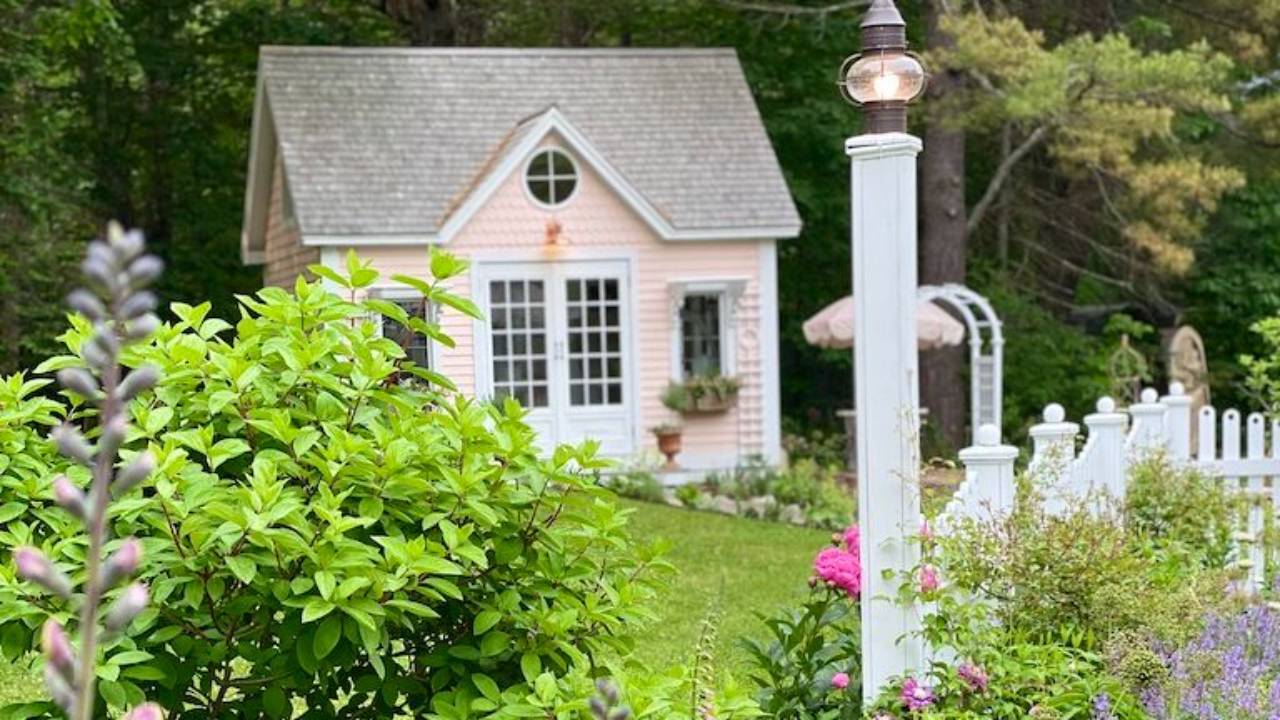 Late Spring Tour of Clark Cottage Gardens 2023