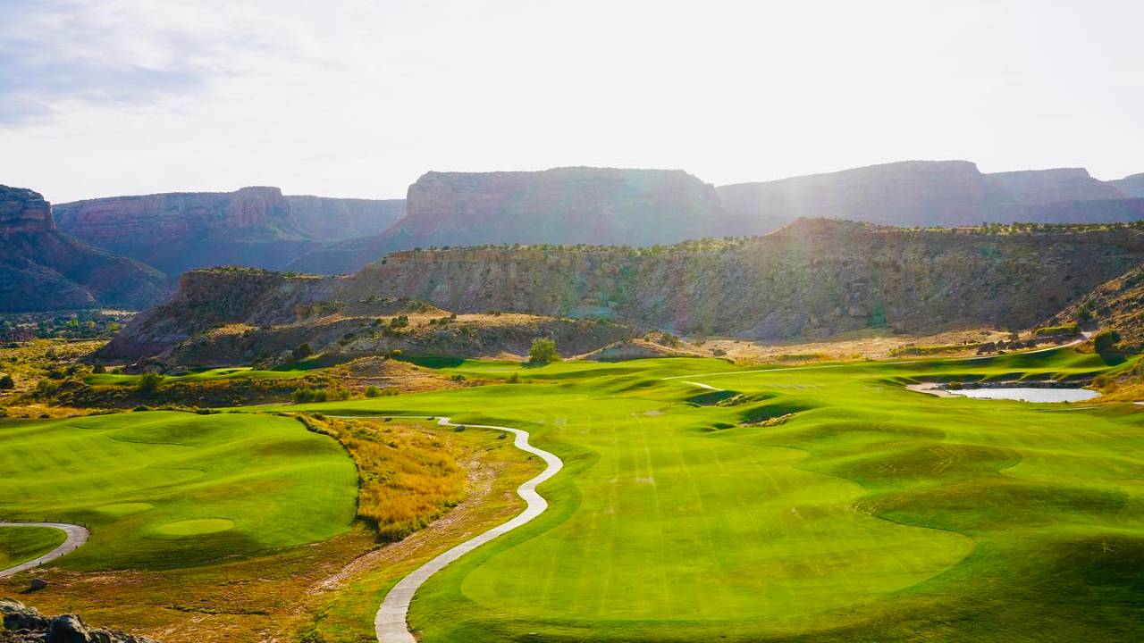 The Integration of Nature and Golfing Brilliance: Redlands Mesa
