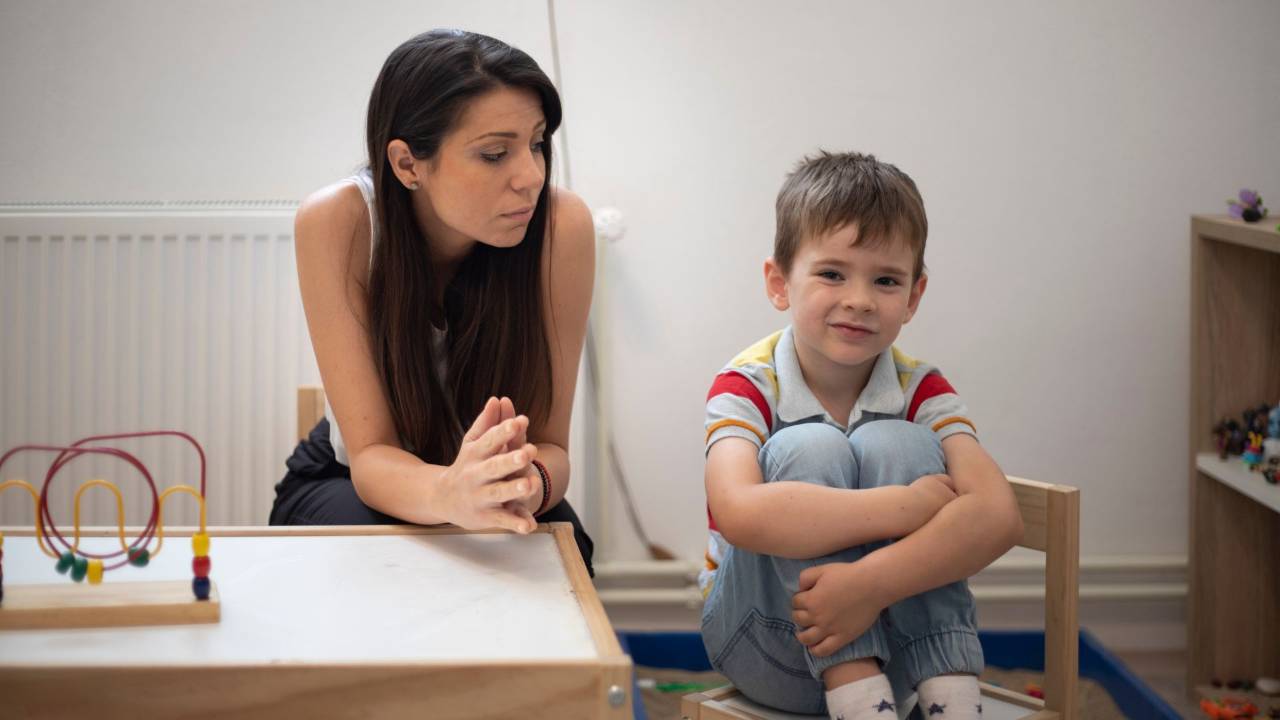 Declarative Language to Encourage Cooperation in Kids