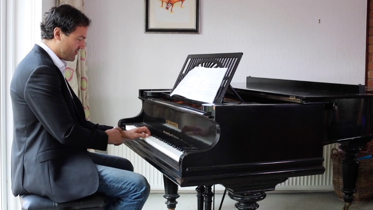 Piano Circular Motion: Master Technique for Beginners
