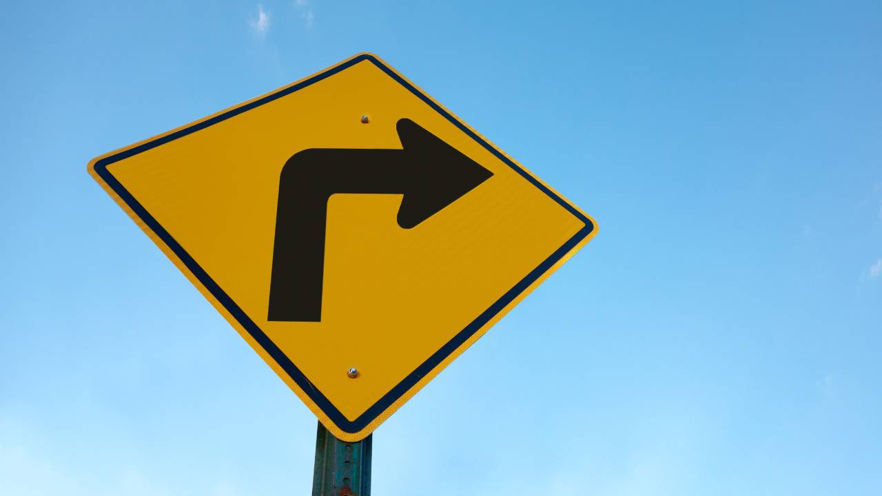 10 Phrasal Verbs with "Turn" You Need to Know